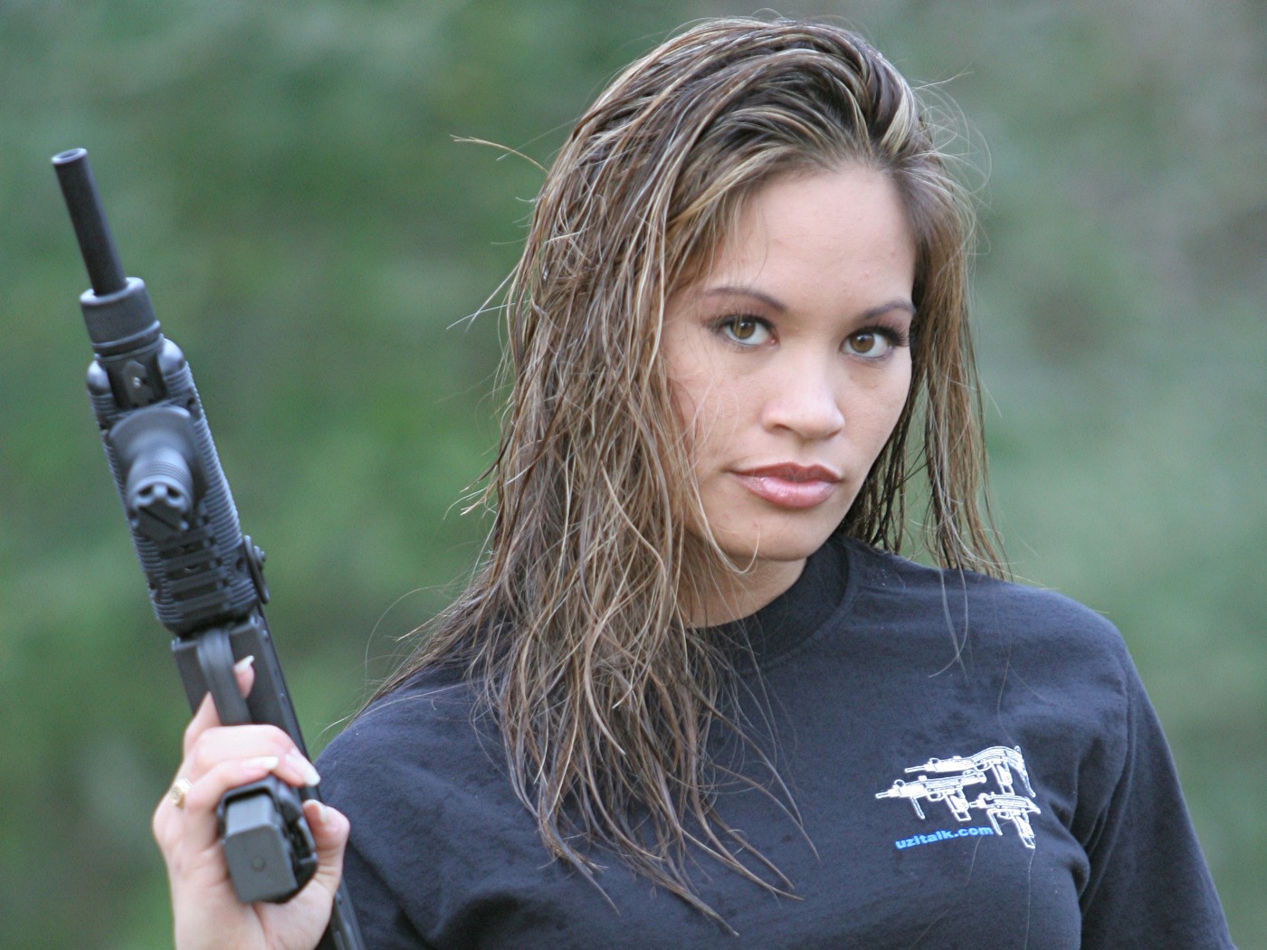 UZI Talk - Wallpaper